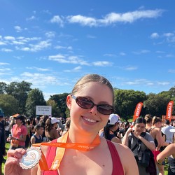 Emma Phillips in 2025 TCS Sydney Marathon presented by ASICS